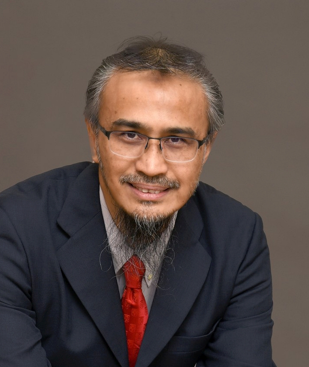 CURRICULUM VITAE PROF. MADYA DR. NAZARUDIN BIN SAFIAN