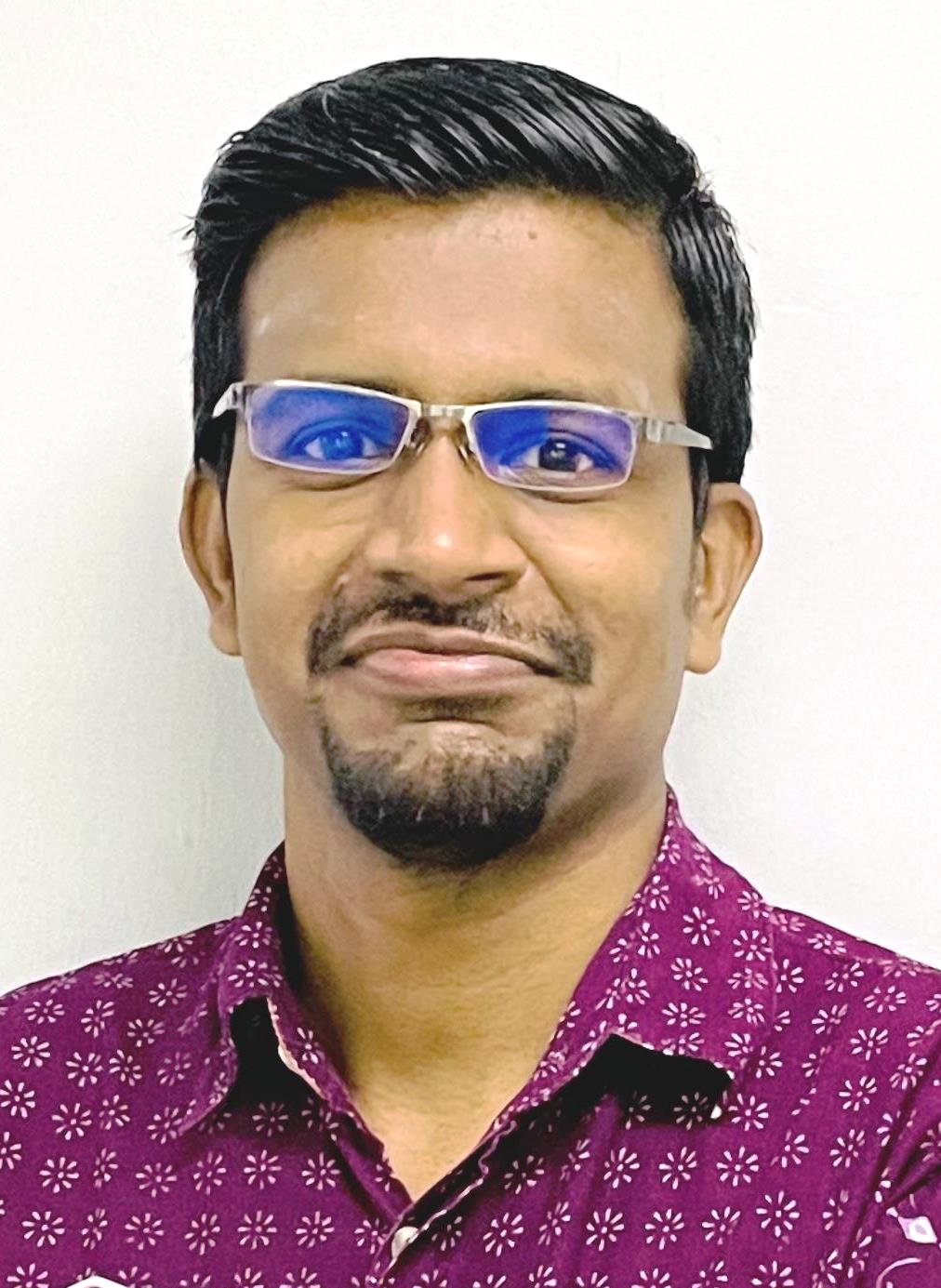 CURRICULUM VITAE PROF. MADYA DR. YOGESWARAN A/L LOKANATHAN